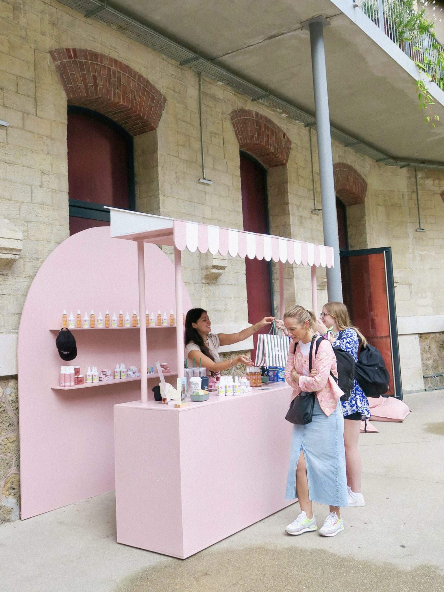 LE NOUVEAU POP-UP DE LENA SITUATIONS - PROMOSTYL