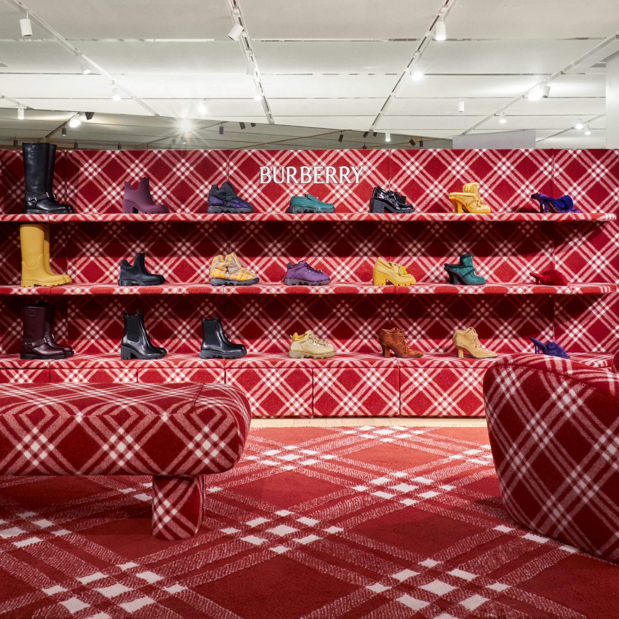 BURBERRY AUX GALERIES LAFAYETTE - PROMOSTYL